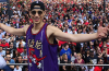 Jeremy Lin wears vintage Chinese Toronto Raptors jersey for parade