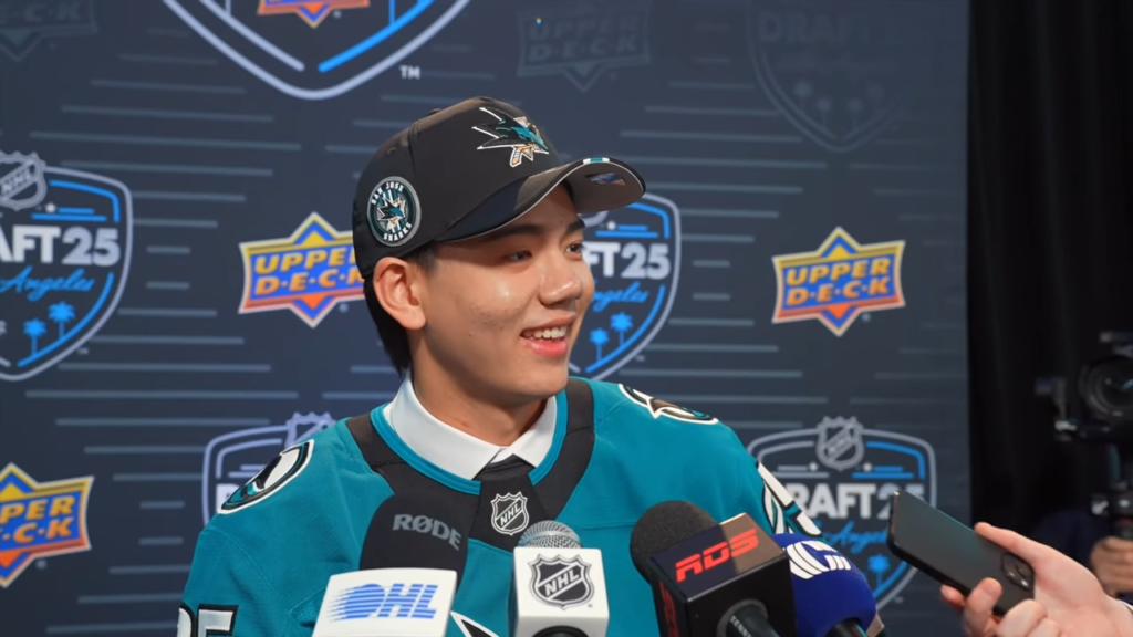Simon Wang Becomes Highest-Drafted Chinese Player in NHL History